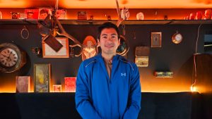 Un nouveau bar et restaurant avec vue panoramique sur le château d ...